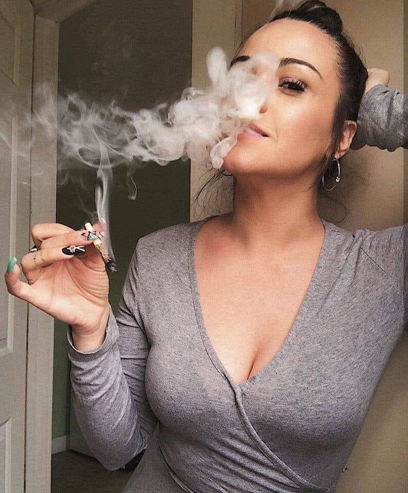 Ganja Queens🍃 on Twitter: "Following the first 420 retweets. 🧚🏼‍♀️🍃"