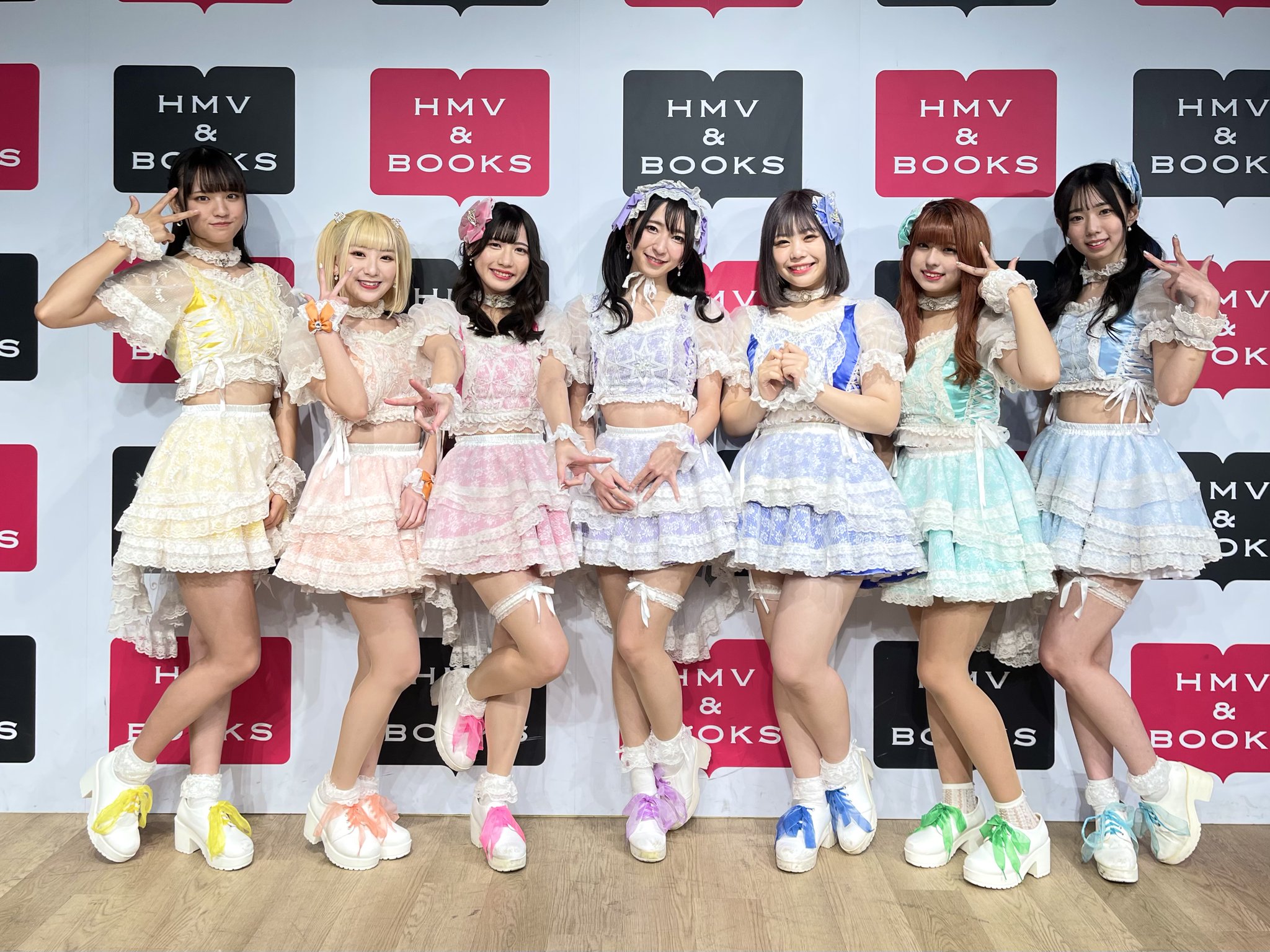 HMV&BOOKS SHINSAIBASHI on Twitter: "【 #KRD8 #WT_Egret】 本日はKRD8／WT☆Egret IDOLOOKIN Vol.2 発売記念インスト ...