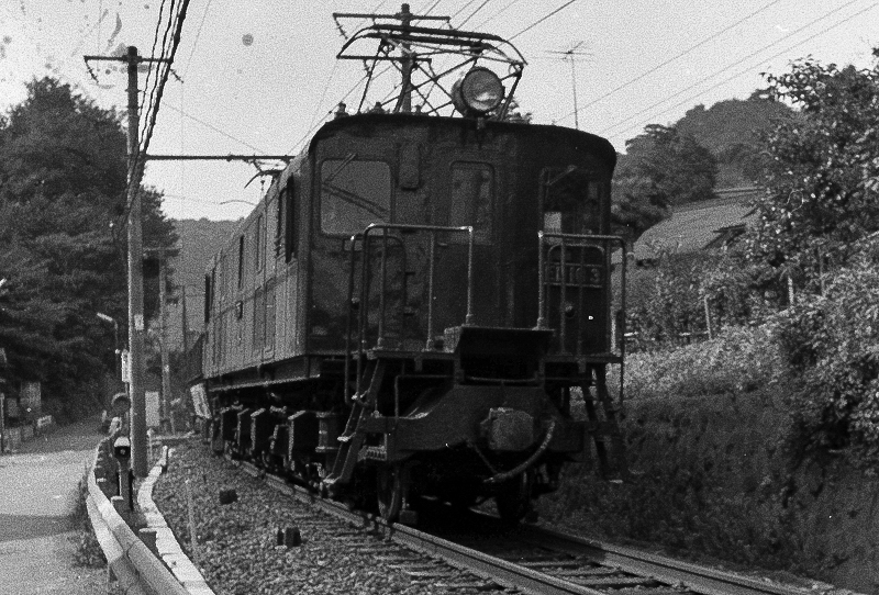 クラちゃん on Twitter: "RT @hapi44: 青梅線のED16、3号機。日向和田駅の奥多摩寄り公道より。1979年？"