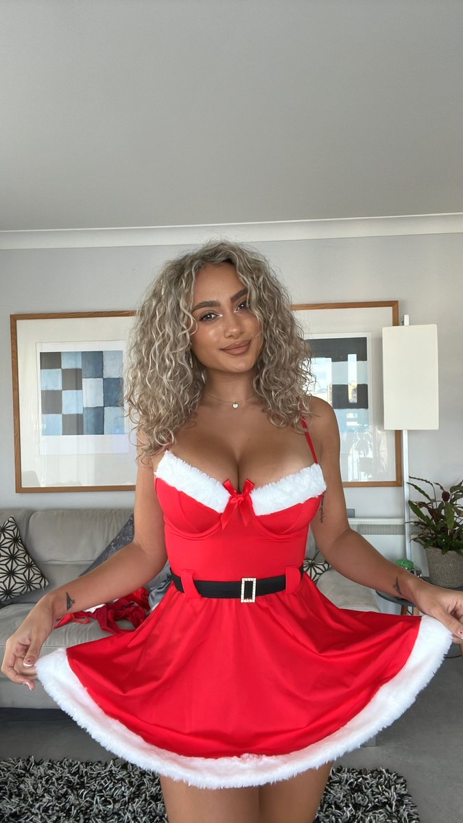 Toni-Camille- 40% OFF ⭐ on Twitter: "help me pick my christmas outfit 😝 ...