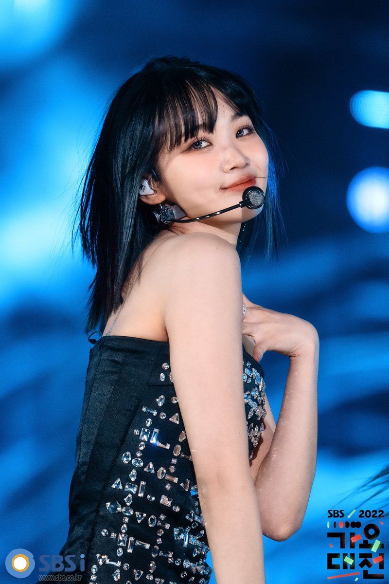 CHAEWON CENTRAL on Twitter: "📸 [PHOTO] 221225 2022 SBS PD NOTE LE SSERAFIM BEHIND PHOTO (1/2 ...