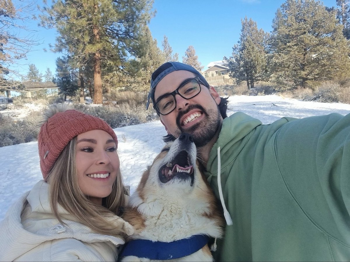 Annie on Twitter: "Happy Holidays to you all!!! I hope your day is spent with the ones you love ...