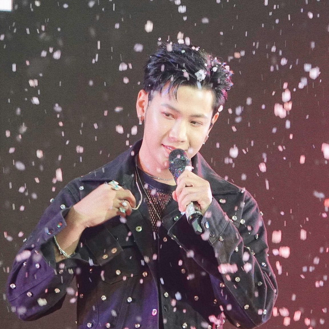 SINGTOFC_TH on Twitter: "[PIC] 221226 piikornlek IG Update #SingtoClausIsComing #SingtoPrachaya ...