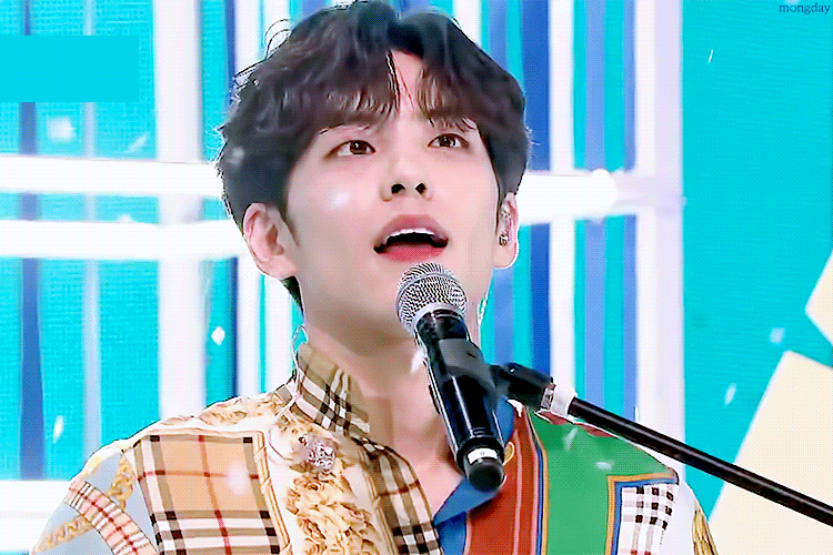 인스티즈(instiz) on Twitter: "도입부 가사가 미친듯이 좋은 아이돌 https://instiz.net/pt/7293947"