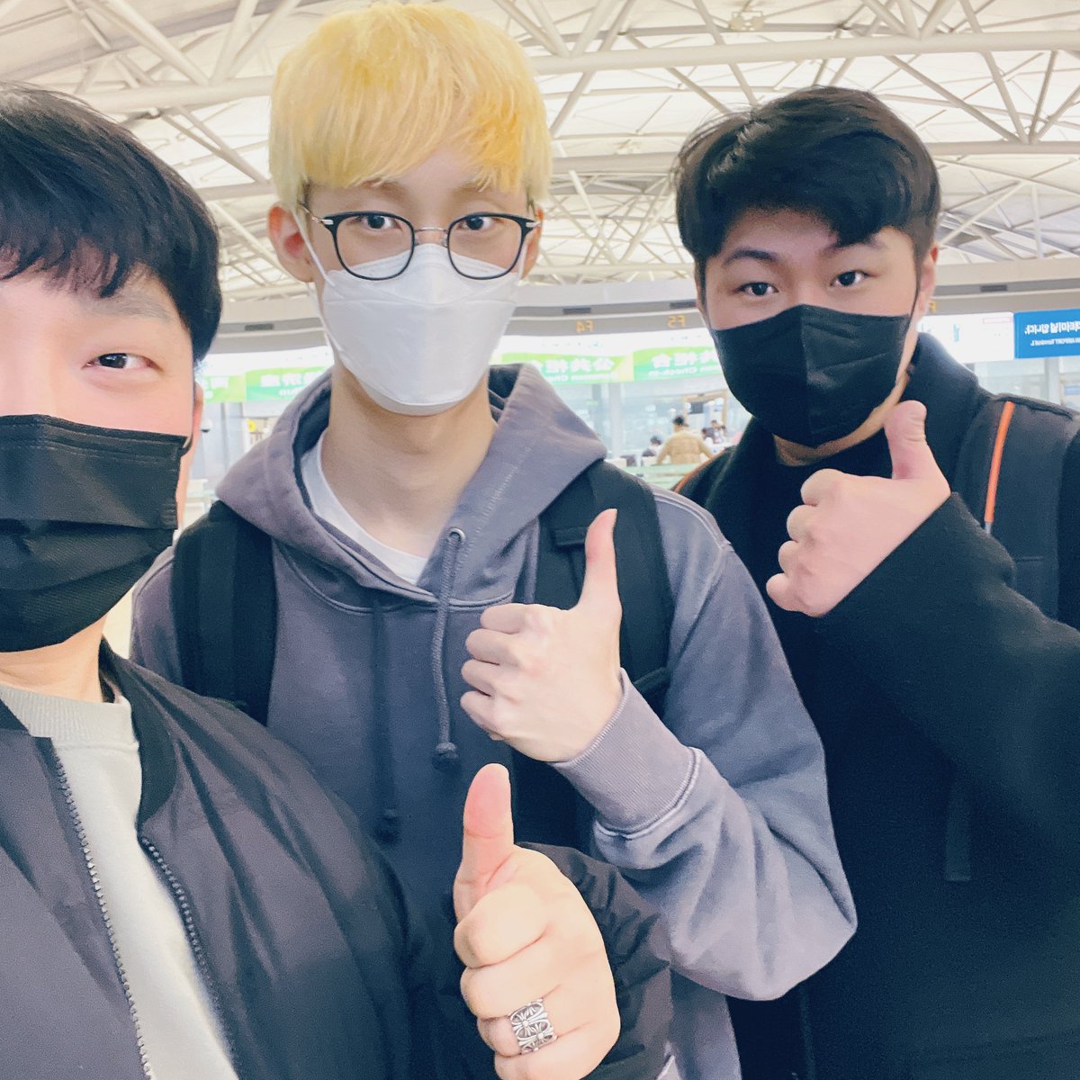 Shadow corporation (eSports Agency) on Twitter: "IG Dove "김재연"선수와 IG Jykim "김지영"코치가 중국으로 출국 ...
