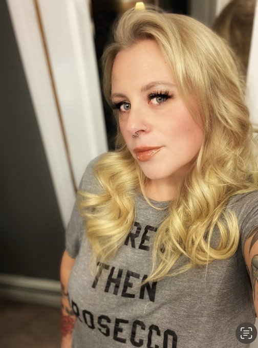 TW Pornstars - Vix_Cin. Pictures and videos from Twitter. Page 16