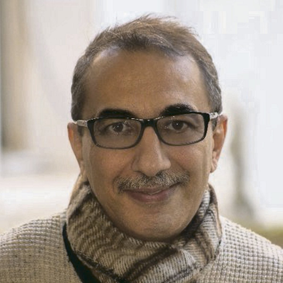 🇩🇿#THREAD| Ihsane El Kadi est souvent présenté comme un journaliste indépendant proche de l ...