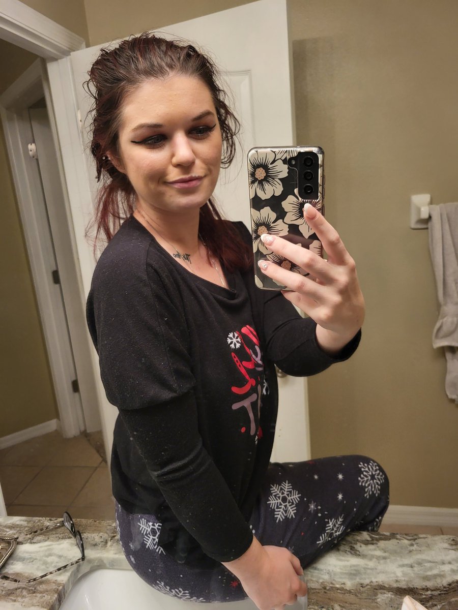 Hi On Twitter Rt Anastasiarosexx Keeping Warm In This Cold Weather