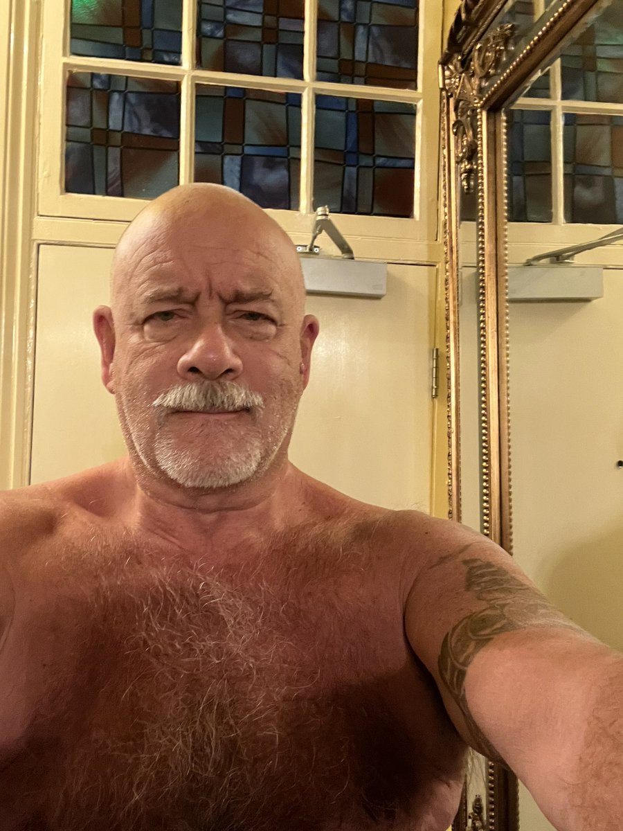 🔞 Sam Stern - Hung Top Bear Dad on Twitter: "I’m in a hit the gym and get fit mood today😊"