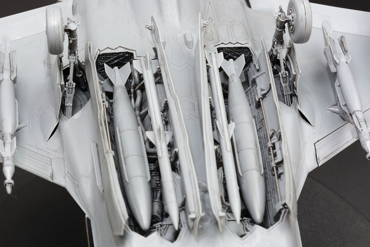 HOBBY Watch on Twitter: "タミヤ「1/48 ロッキード マーチンF-35A ライトニングII」レビュー リアリティと組みやすさを深く追及！ 武装満載のビーストモードで ...