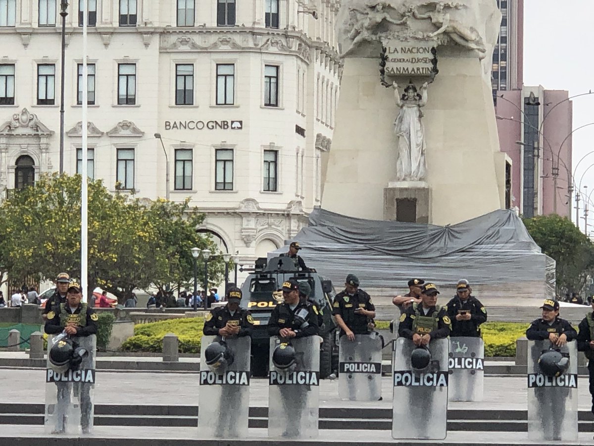 Comeñista On Twitter 🚨 LoÚltimo Centro De Lima Policías Se Dirigen A