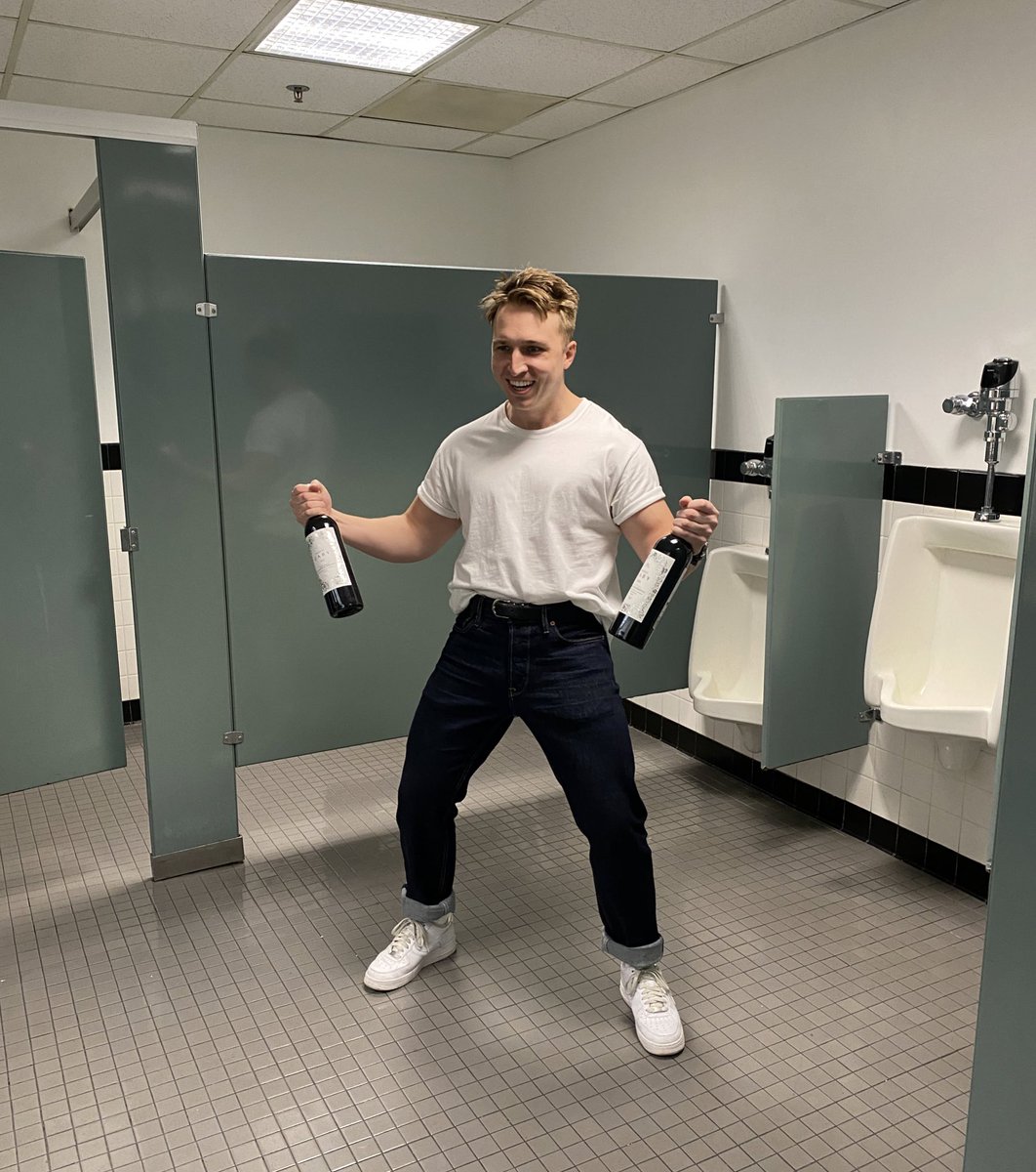 Shayne Topp on Twitter: "Meet me in the bathroom at 5:30PST http://live.smosh.com"
