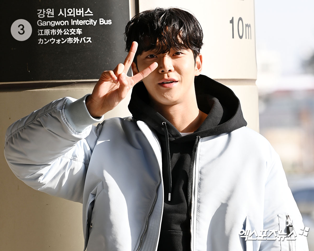 로운💙𝘈𝘸𝘦𝘴𝘰𝘮𝘦 𝘙𝘰𝘸𝘰𝘰𝘯 on Twitter: "로운 '깜찍한 매력 발산' https://t.co/32Jnamf2lj 로운 '여심 설레게 하는 이기적 비율 ...