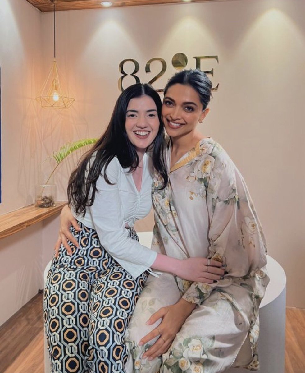 Deepika Padukone FC on Twitter: "[PICS-4] Deepika Padukone with influencers at the #82E product ...