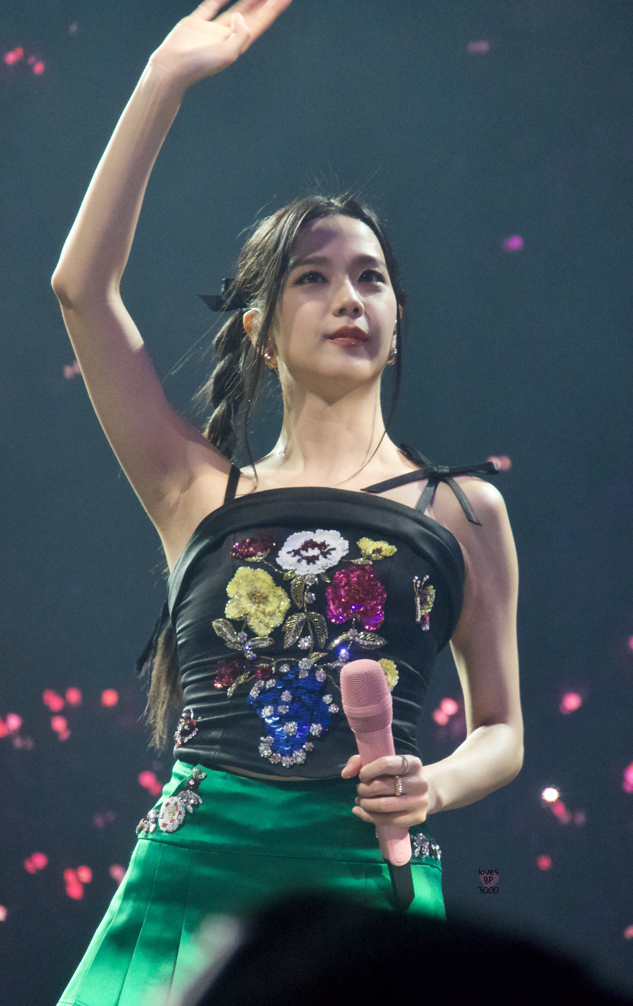 @rawsieposie/Jisoo / Twitter