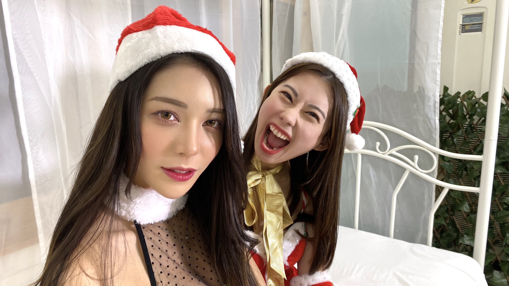 蒼井じゅの💎RQ大賞挑戦中 on Twitter: "美女と美女を食べようとしてる怪獣です https://t.co/ueJypycomW" / Twitter