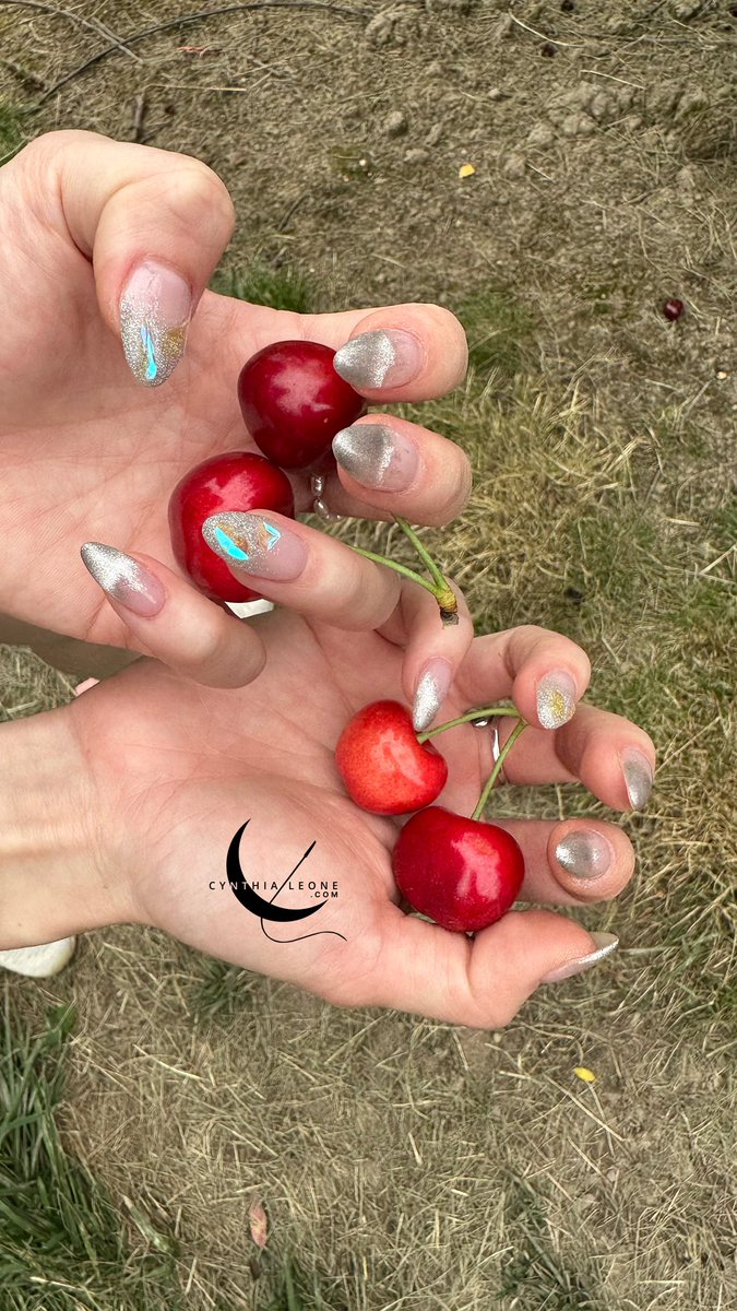 Goddess Cynthia Cynthian Cult On Twitter Picking 🍒 🍒 To Crush 😌😈