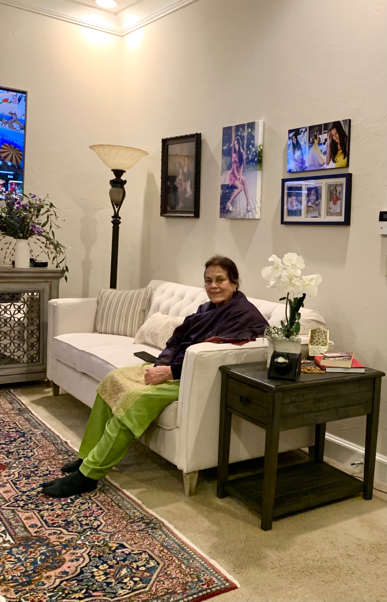 Nyla Ali Khan on Twitter: "The queen of people’s hearts has graced my home! https://t.co ...