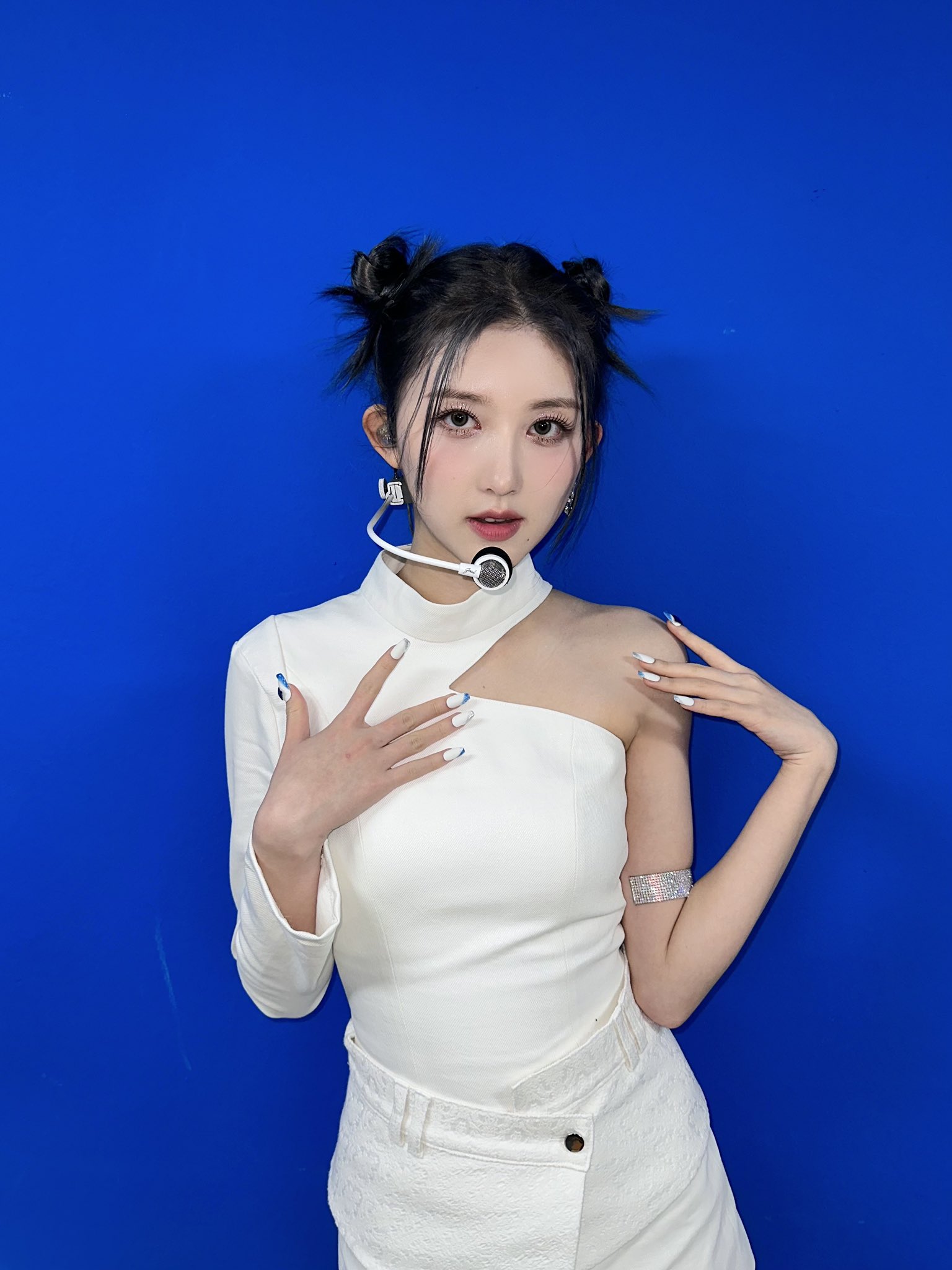 IVE on Twitter: "y2k💃💖 #IVE #아이브 #GAEUL #가을 https://t.co/IWcczXuNzS" / Twitter