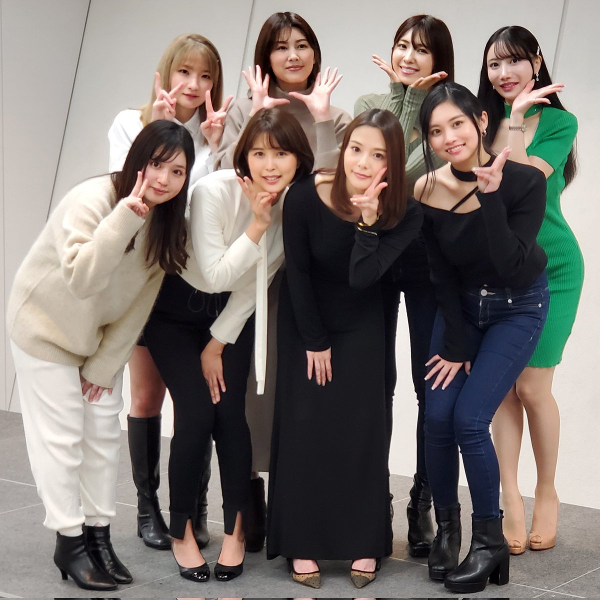 エイトマン【公式】15周年記念『8woman』が2022年にNext Stageへ… on Twitter: "RT @tubasa_mai_: 初めての囲み撮影‼️ どのカメラを見ればいいの ...