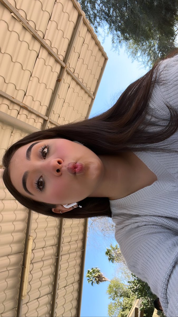 fer on Twitter: "ferchis descrita en 4 imagines"