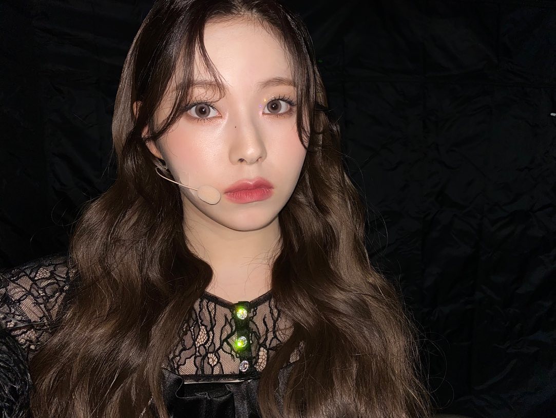 nmixx pics on Twitter: "NMIXX official instagram update with Kyujin (1/2) https://t.co ...