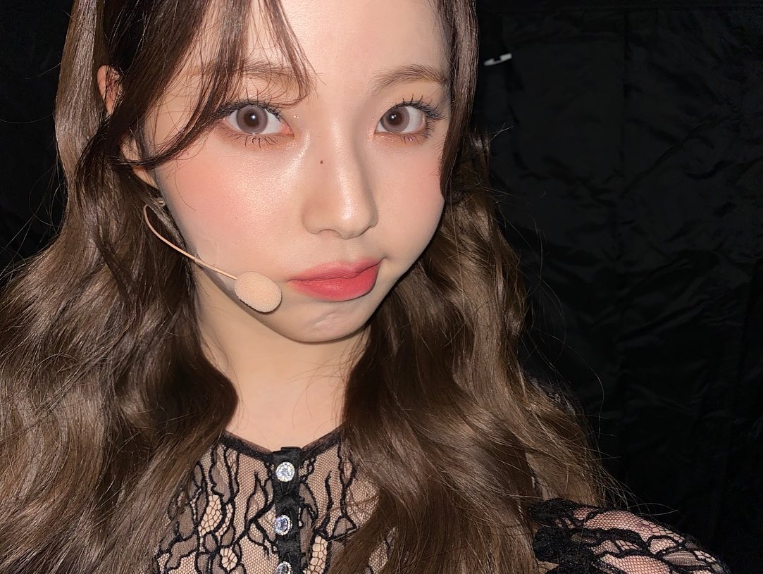 nmixx pics on Twitter: "NMIXX official instagram update with Kyujin (1/2) https://t.co ...