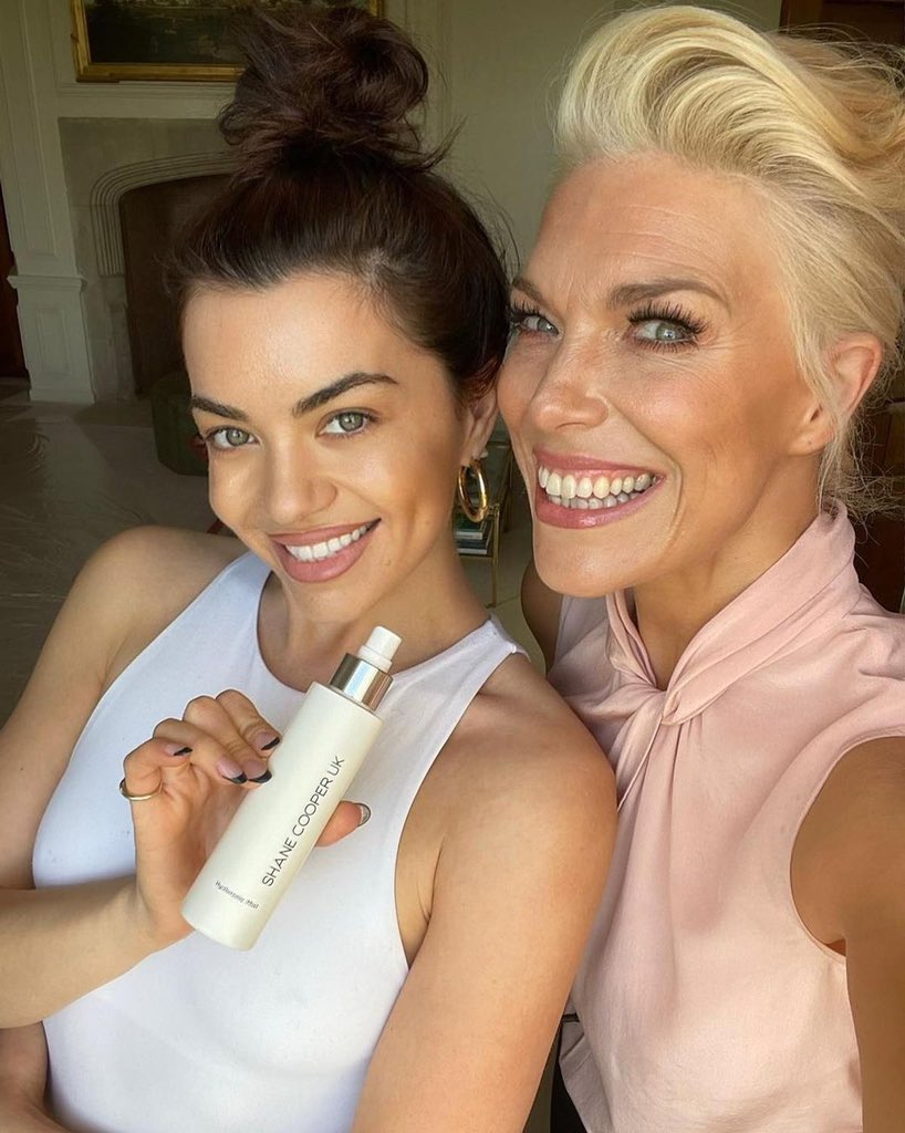 Rebecca Suits's Instagram, Twitter & Facebook on IDCrawl