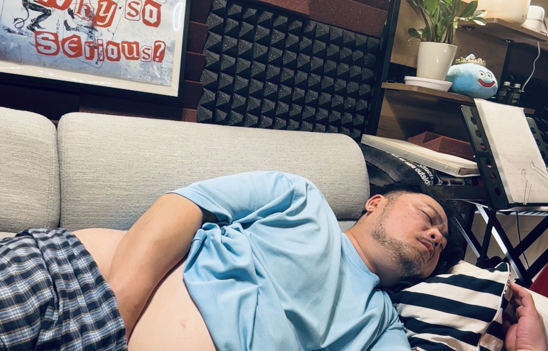 shige on Twitter: "FaceTime中に寝落ちしたら寝相盗撮されてた！しかもち こにぎってるw 気をつけねば、、、ww https://t.co/aVzmxwA6GD ...