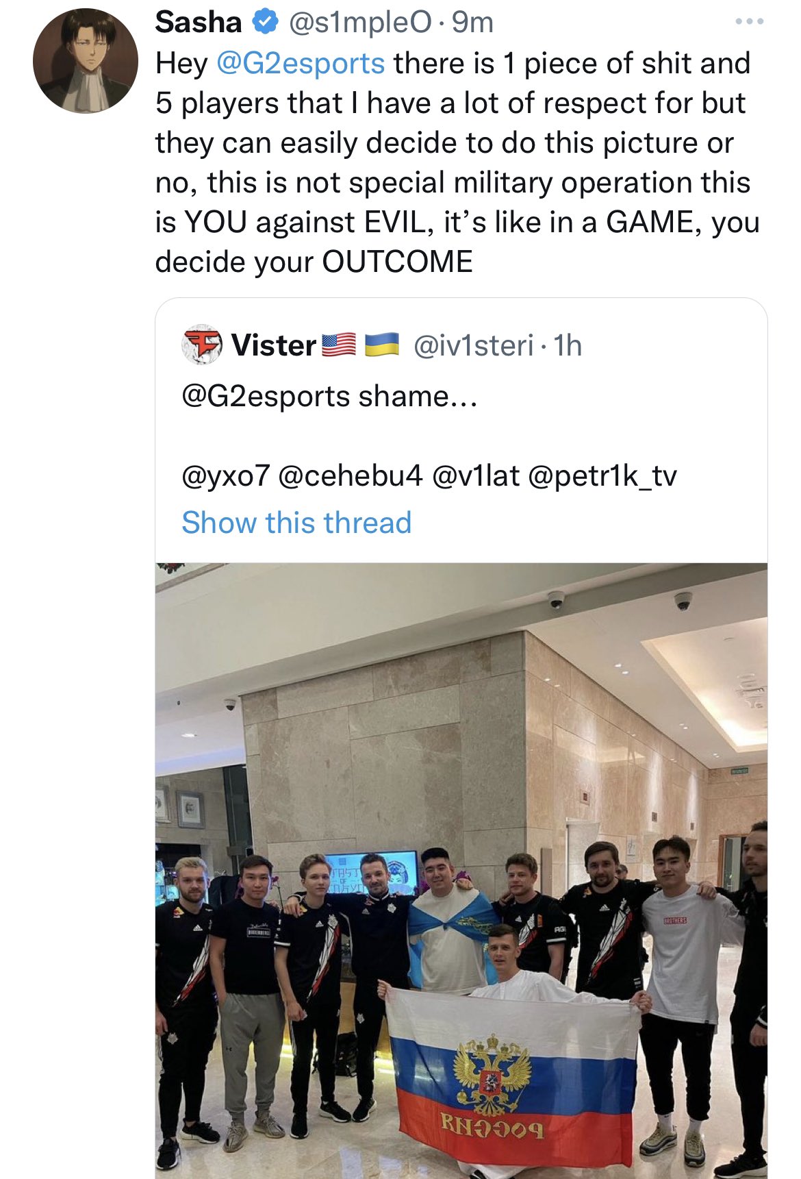 Jake Lucky on Twitter: "S1mple has called out G2 and their CSGO team for posing with a fan who ...