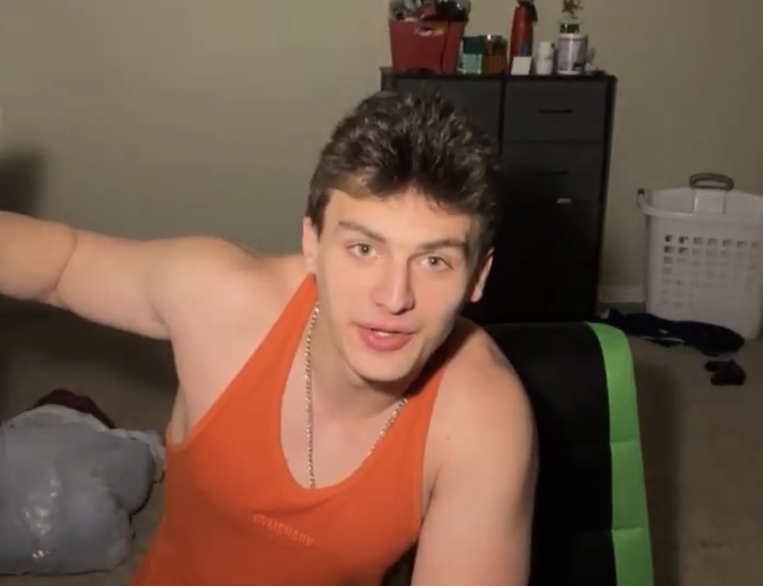 tony on Twitter: "before and after 500 pushups stream https://t.co/i24izoyZ6O" / Twitter