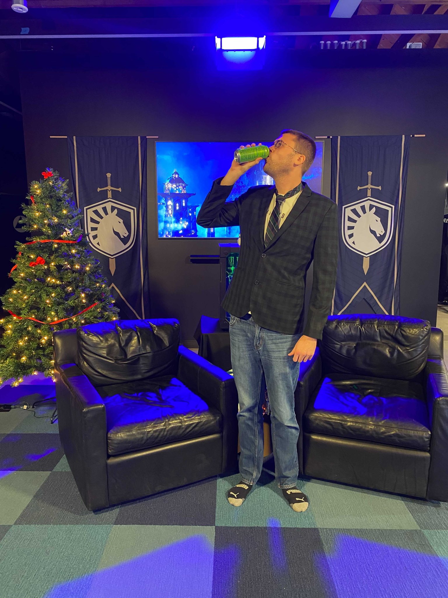 Liquid Guild on Twitter: "IT'S THE AFTER DARK GAME SHOW TIME! With your host @LimitKams, and ...