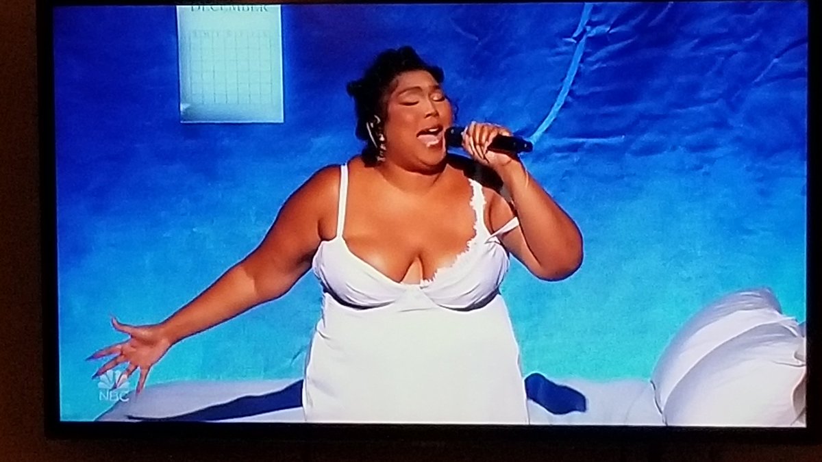 Follow Yitty On Twitter Rt Isissemajhall Lizzo Your Blue Monday