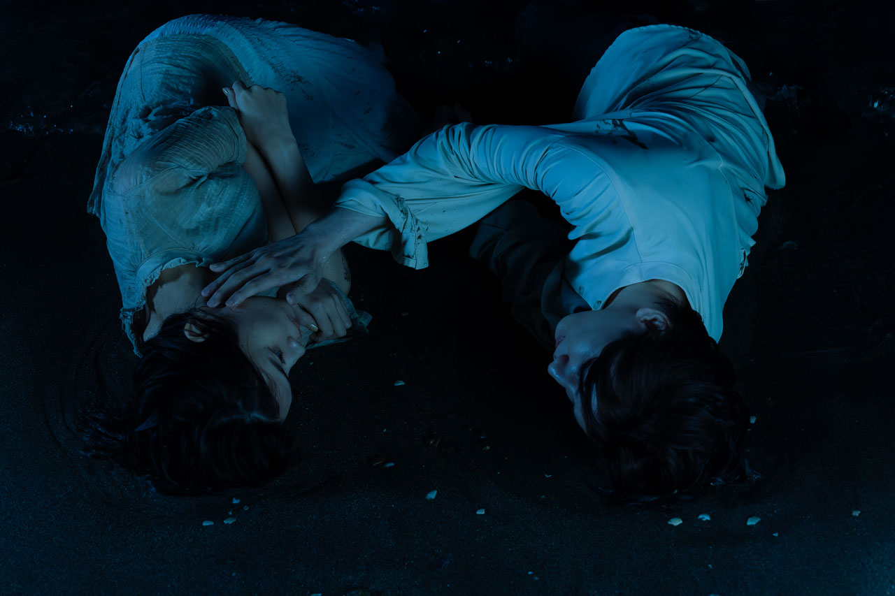 edgeline（エッジライン） on Twitter: "京本大我 藤原さくらと薄暗い砂浜…束の間の一花 最終回場面写 https://t.co/D4cClAhvnU 行った先の海で倒れた萬 ...