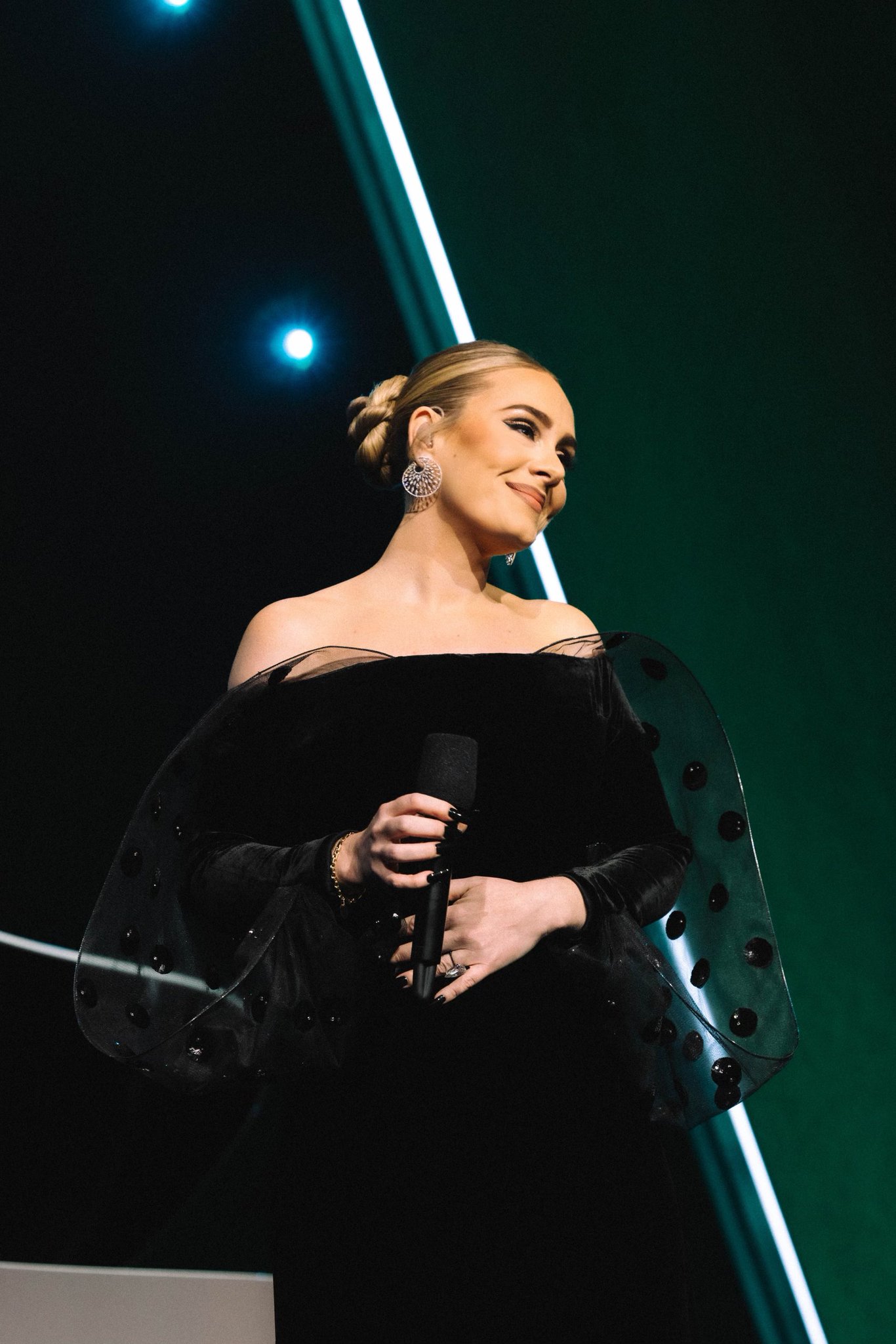 Adele on Twitter: "Weekend 5 https://t.co/74poyDzOgR" / Twitter