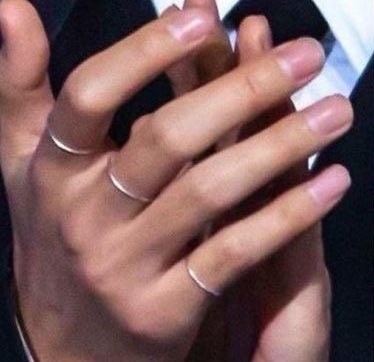 taehyung pretty hands on Twitter: "taehyung’s pretty nails appreciation post https://t.co ...