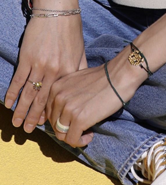 taehyung pretty hands on Twitter: "taehyung’s pretty nails appreciation post https://t.co ...