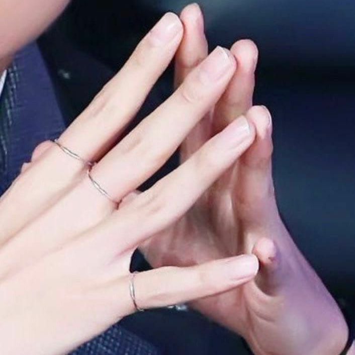taehyung pretty hands on Twitter: "taehyung’s pretty nails appreciation post https://t.co ...