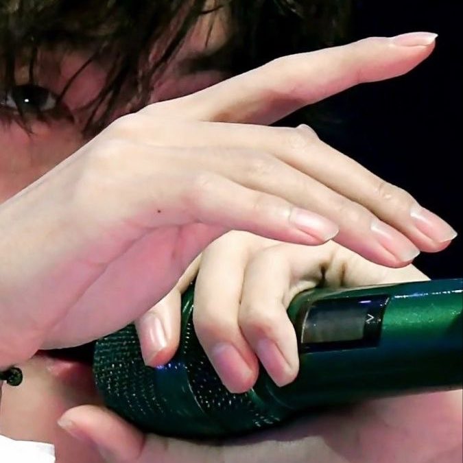 taehyung pretty hands on Twitter: "taehyung’s pretty nails appreciation post https://t.co ...
