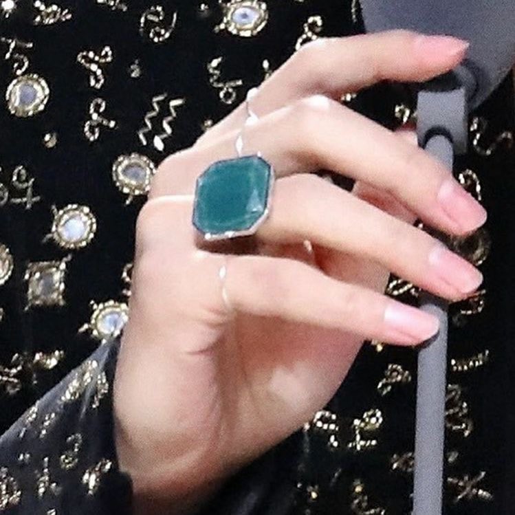 taehyung pretty hands on Twitter: "taehyung’s pretty nails appreciation post https://t.co ...