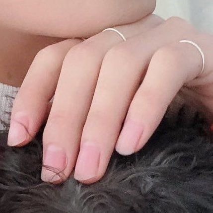 taehyung pretty hands on Twitter: "taehyung’s pretty nails appreciation post https://t.co ...