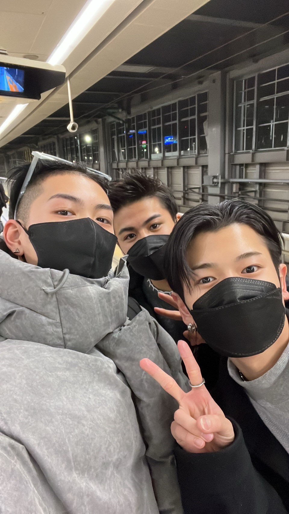 THE JET BOY BANGERZ【公式】 on Twitter: "皆さんおはようございます！ 本日は、#TJBB メンバー内の、可愛い年下ちゃん4人とのショットをお届けします☺️ 滝に ...