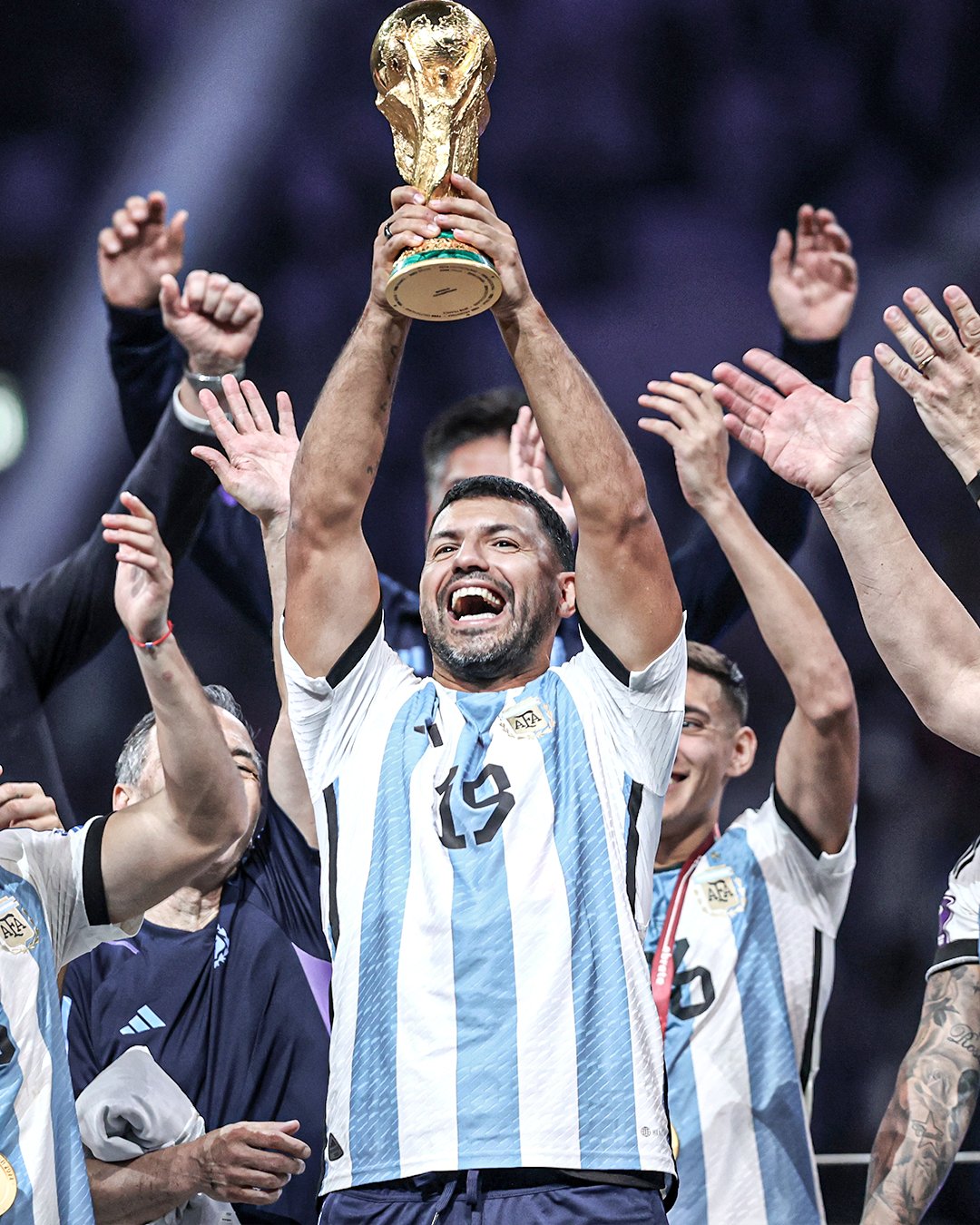 Espn Fc On Twitter Sergio Aguero Lifting The World Cup Trophy 🥹🏆