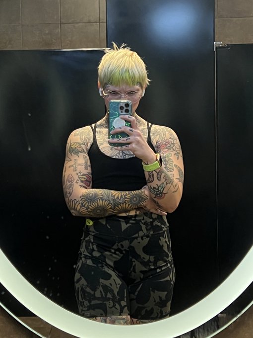 TW Pornstars - Sunny (๑･̑ ･̑๑). Pictures and videos from Twitter.