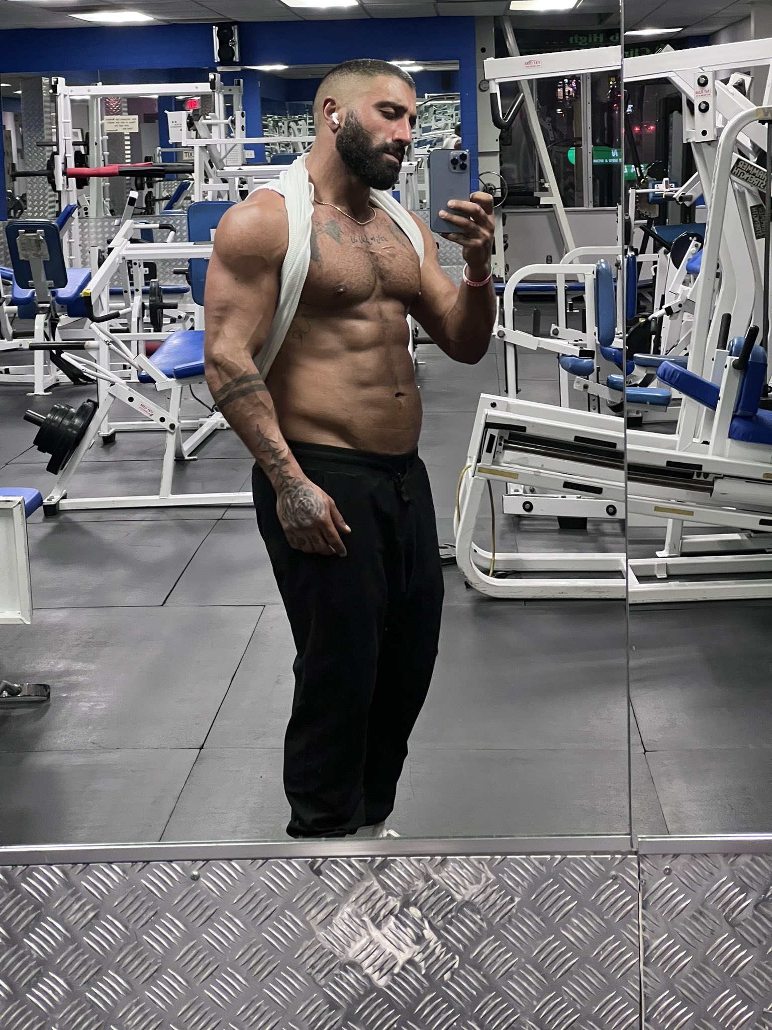 TW Pornstars - 2 pic. Sharok. Twitter. 🦁🗡️☀️. 2:30 AM - 19 Dec 2022