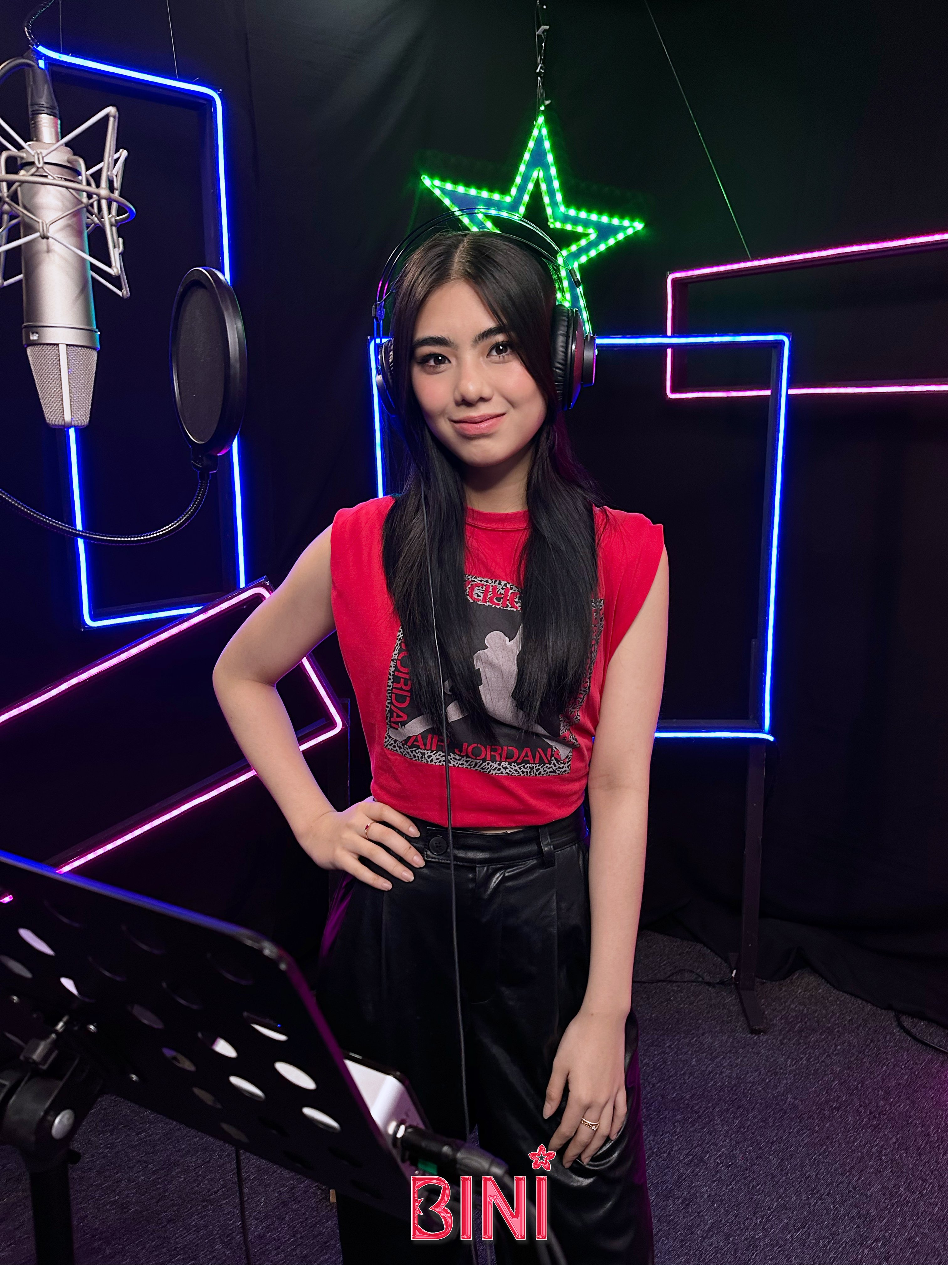 nik 🦊🌸 on Twitter: "@BINI_ph @bini_members @bini_mikha @StarMusicPH ANG GANDA NG FERZOWN ...