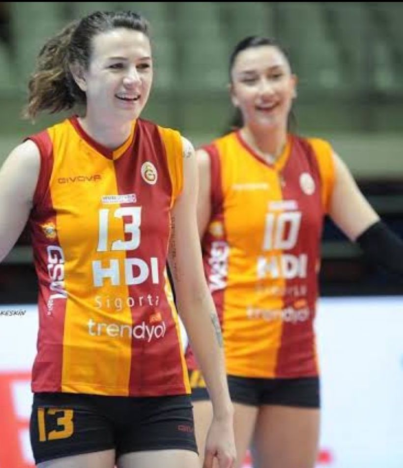 TRT Spor Yıldız on Twitter: "Bir zamanlar Galatasaray'da 🟡🔴 Meryem Boz & Hande Baladın"