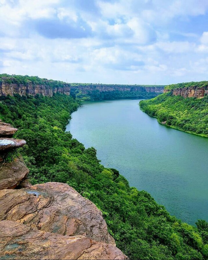 10 Most Cleanest and Scenic Rivers of India 1. Umngot River - Thread ...