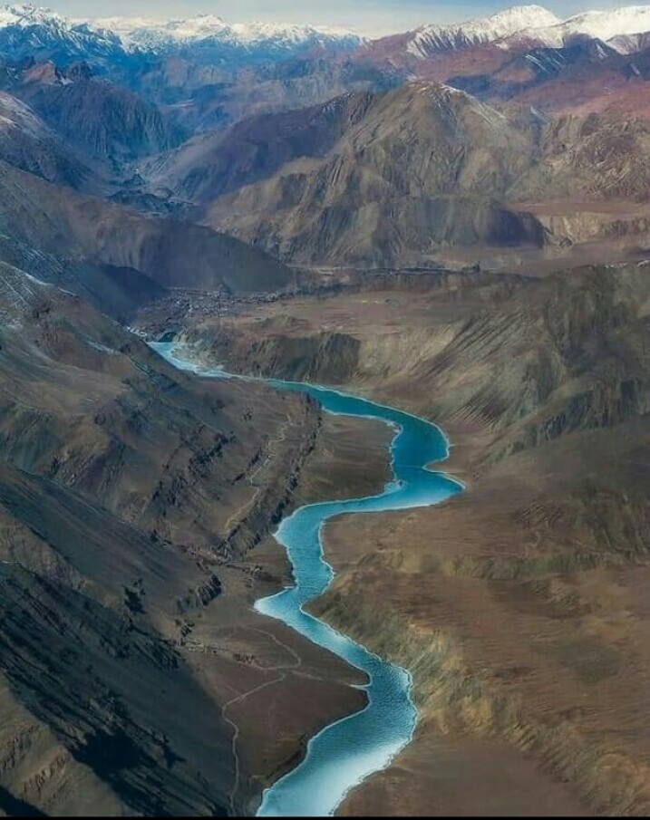 10 Most Cleanest and Scenic Rivers of India 1. Umngot River - Thread ...