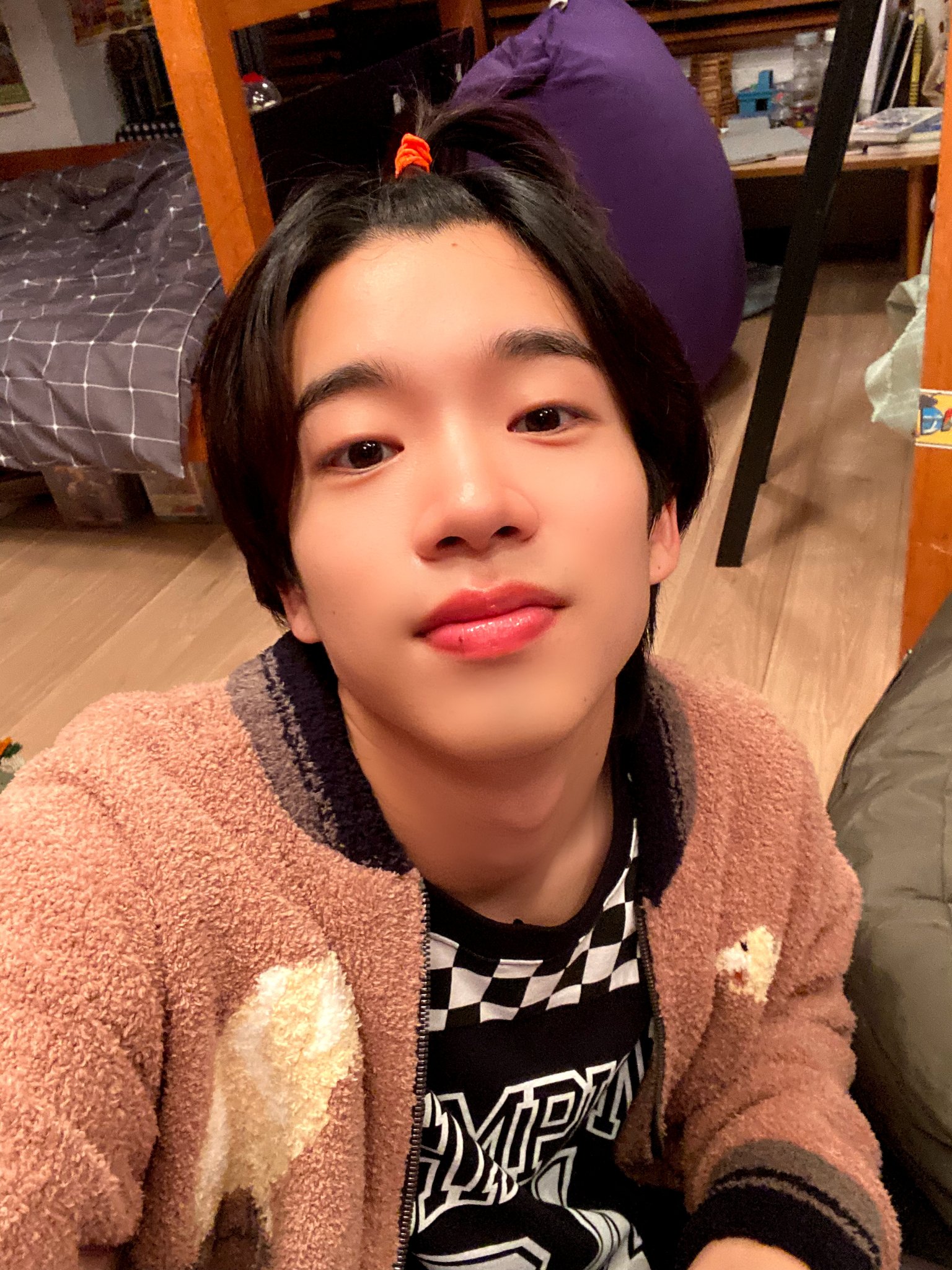 【公式】火ドラ「君の花になる」Blu-ray＆DVD 3月29日発売💐 on Twitter: "8LOOM弟組の自撮り🧡💗💛🤳 #君の花になる 最終回今夜10時です！ これまでの放送回は配信 ...